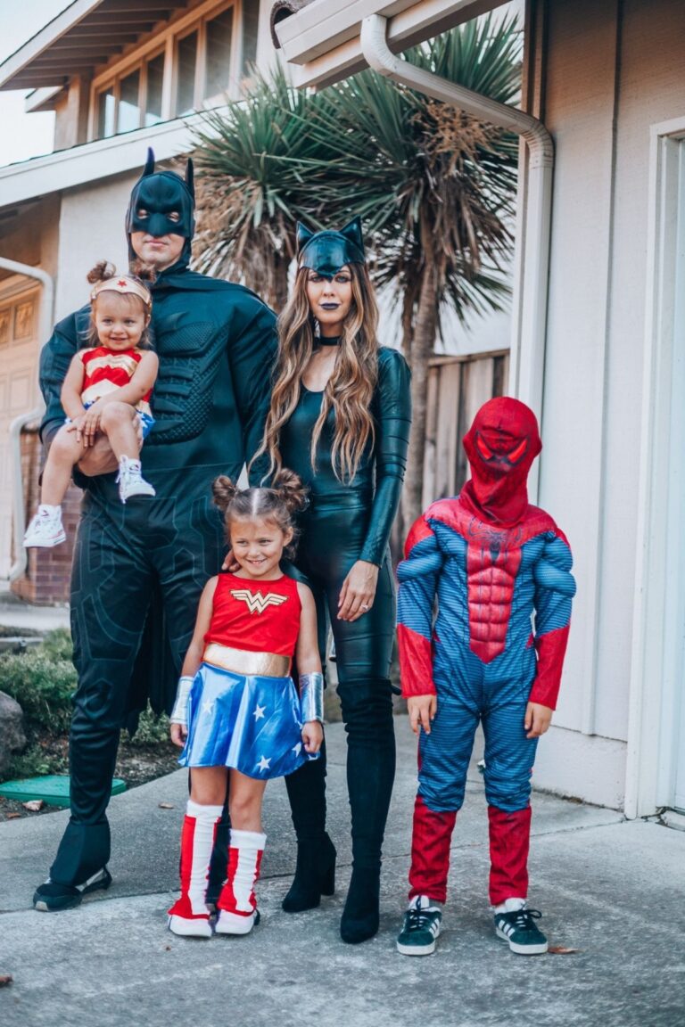 62 Family Halloween Costumes Perfect For Your Crew - Cleo Madison