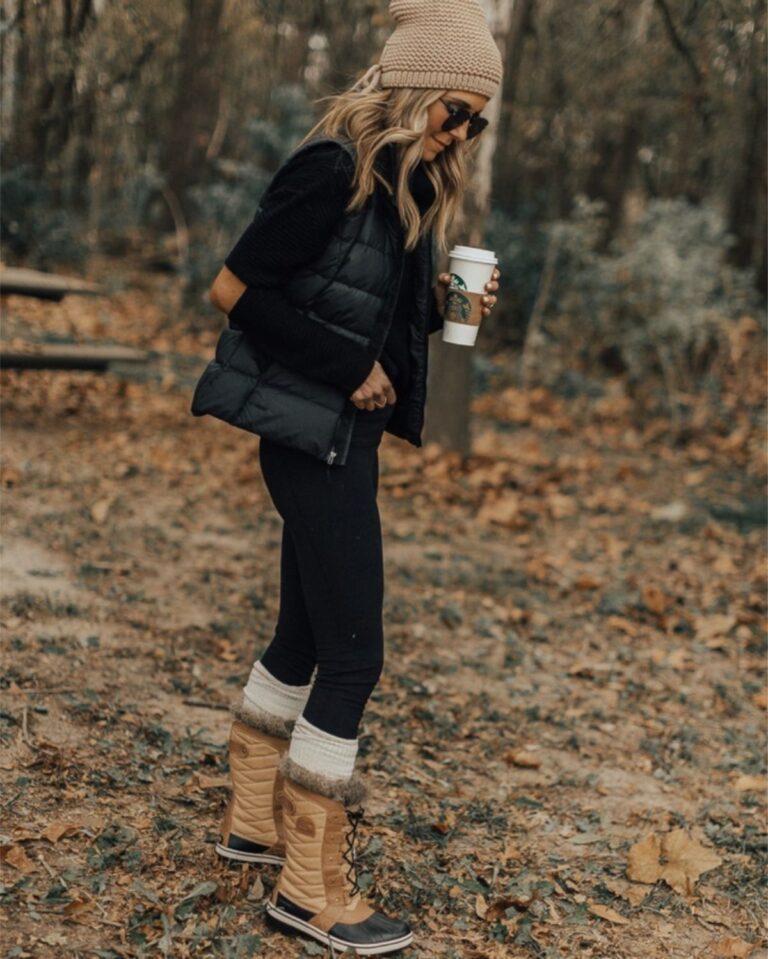 10 Cozy Fall Outfits With Leggings - Cleo Madison