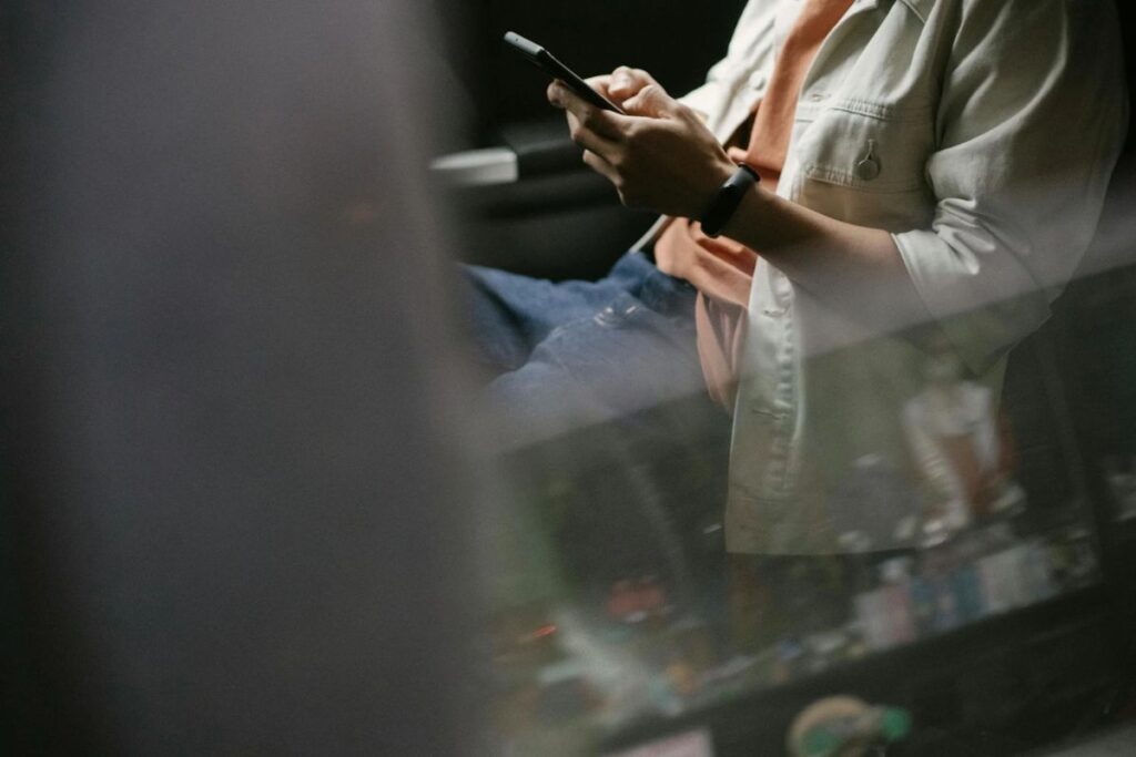 Ride Sharing Safety Tips For Teens That All Parents Should Know - Cleo ...