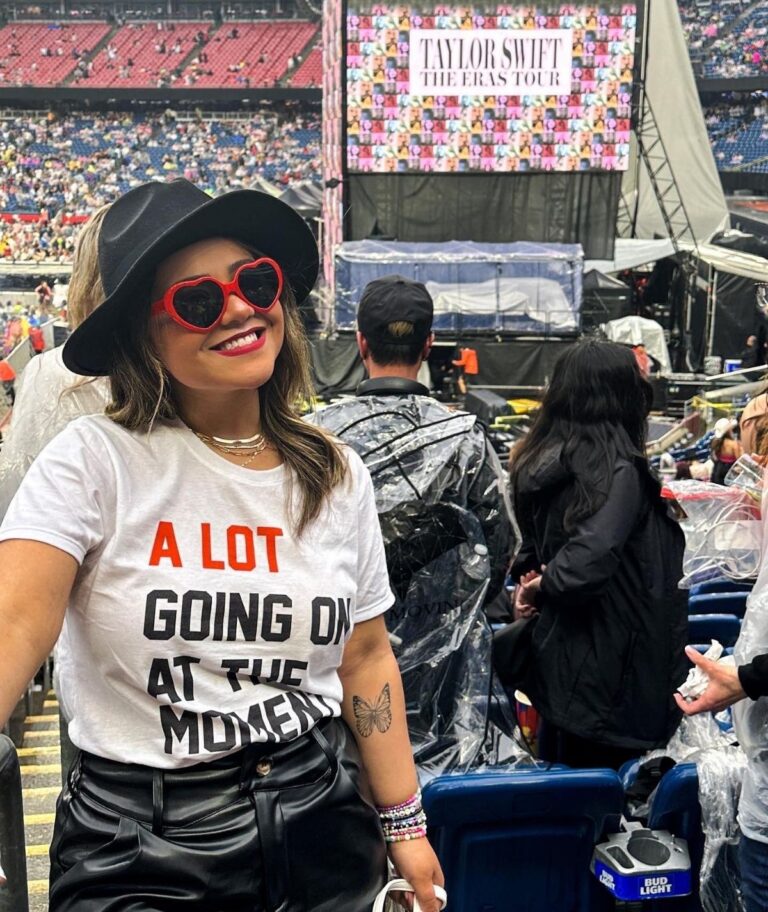 32 Taylor Swift Halloween Costumes You'll Love - Cleo Madison