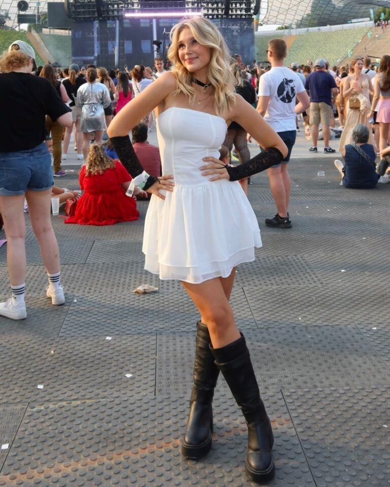 32 Taylor Swift Halloween Costumes You'll Love - Cleo Madison