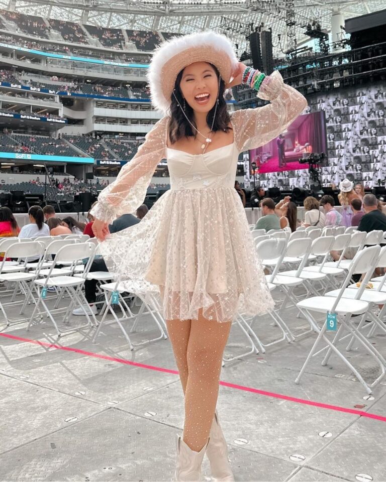 32 Taylor Swift Halloween Costumes You'll Love - Cleo Madison